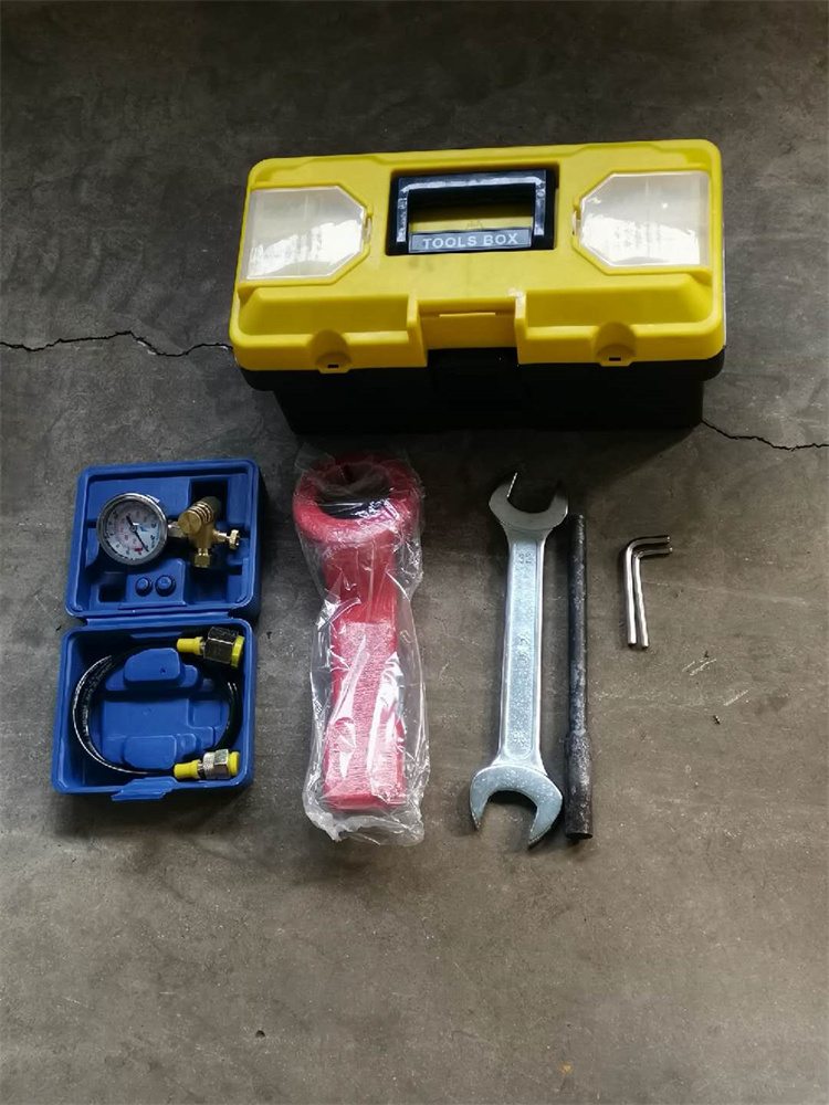 SOOSAN hydraulic breaker SB70, drill rod diameter 135mm-soosan ...